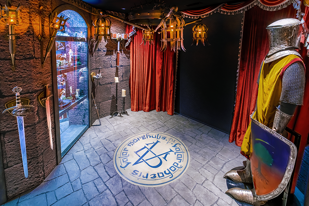 Theater of Legends - Cineluxe